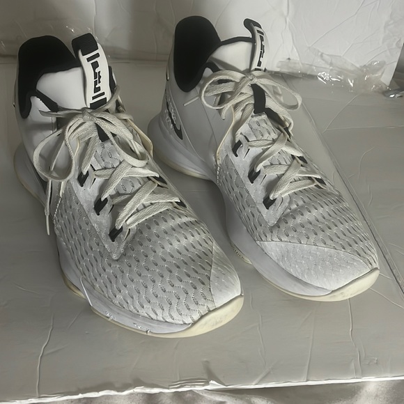 Nike | Shoes | Nike Lebron Size 1 | Poshmark